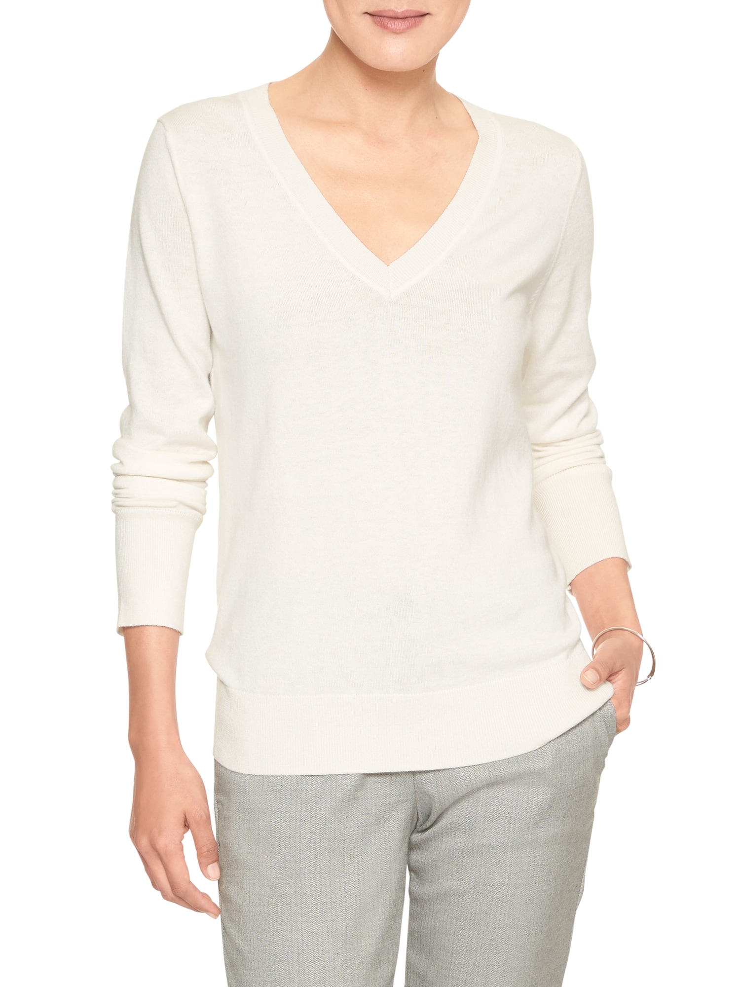Premium Luxe Long Sleeve Vee Sweater | Banana Republic Factory