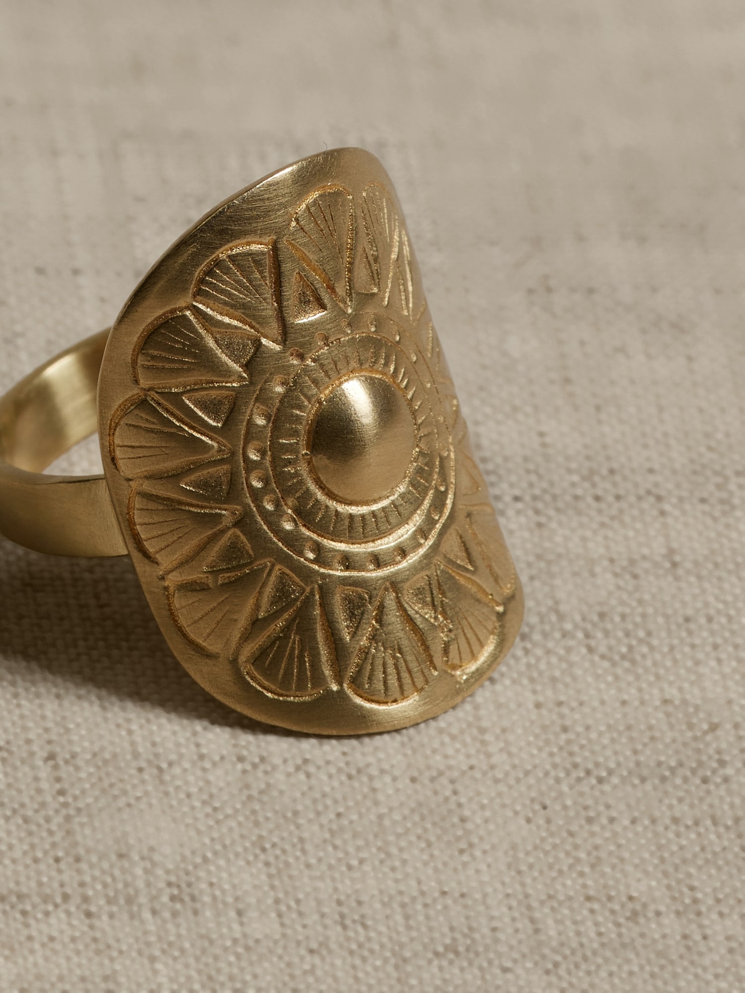 Floral Etched Ring | Aureus + Argent | Banana Republic Factory