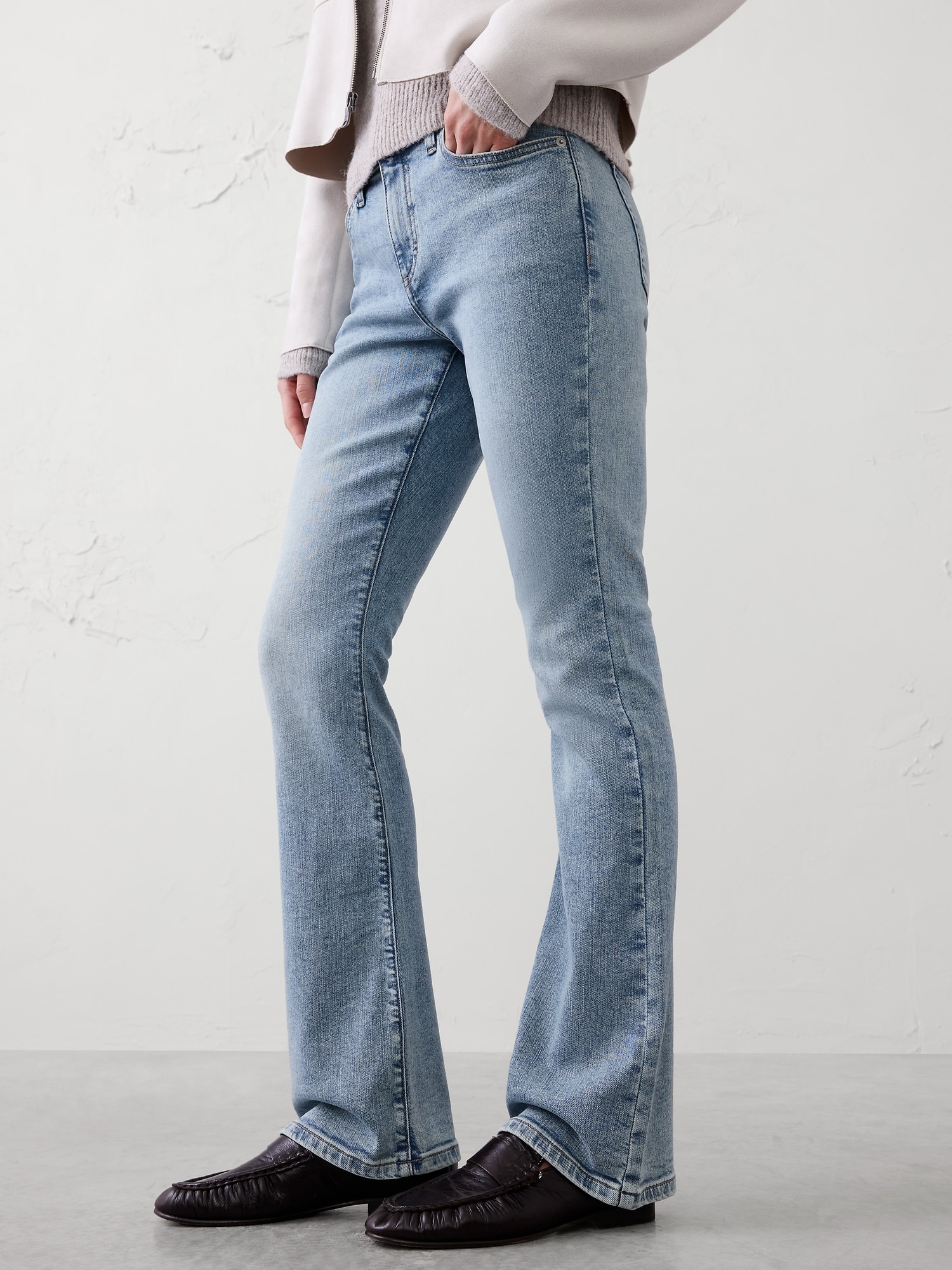 Kick Flare Mid-Rise Jean | Banana Republic Factory